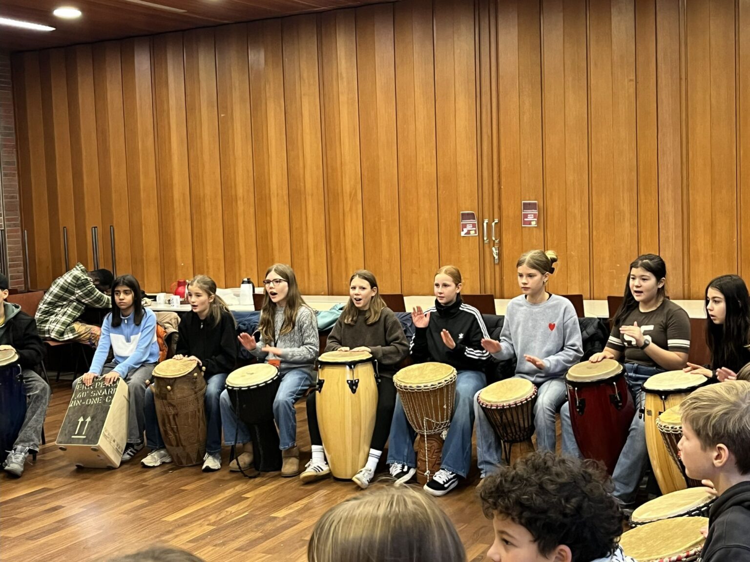 Trommel-Workshop mit Morphius – mehr als Rhythmus! – Grashof Gymnasium ...